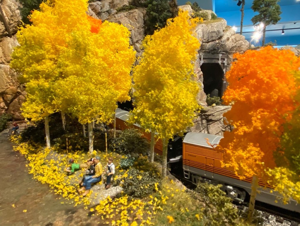 Finished TW TrainWorx Custom Layouts – TrainDame Blog Station