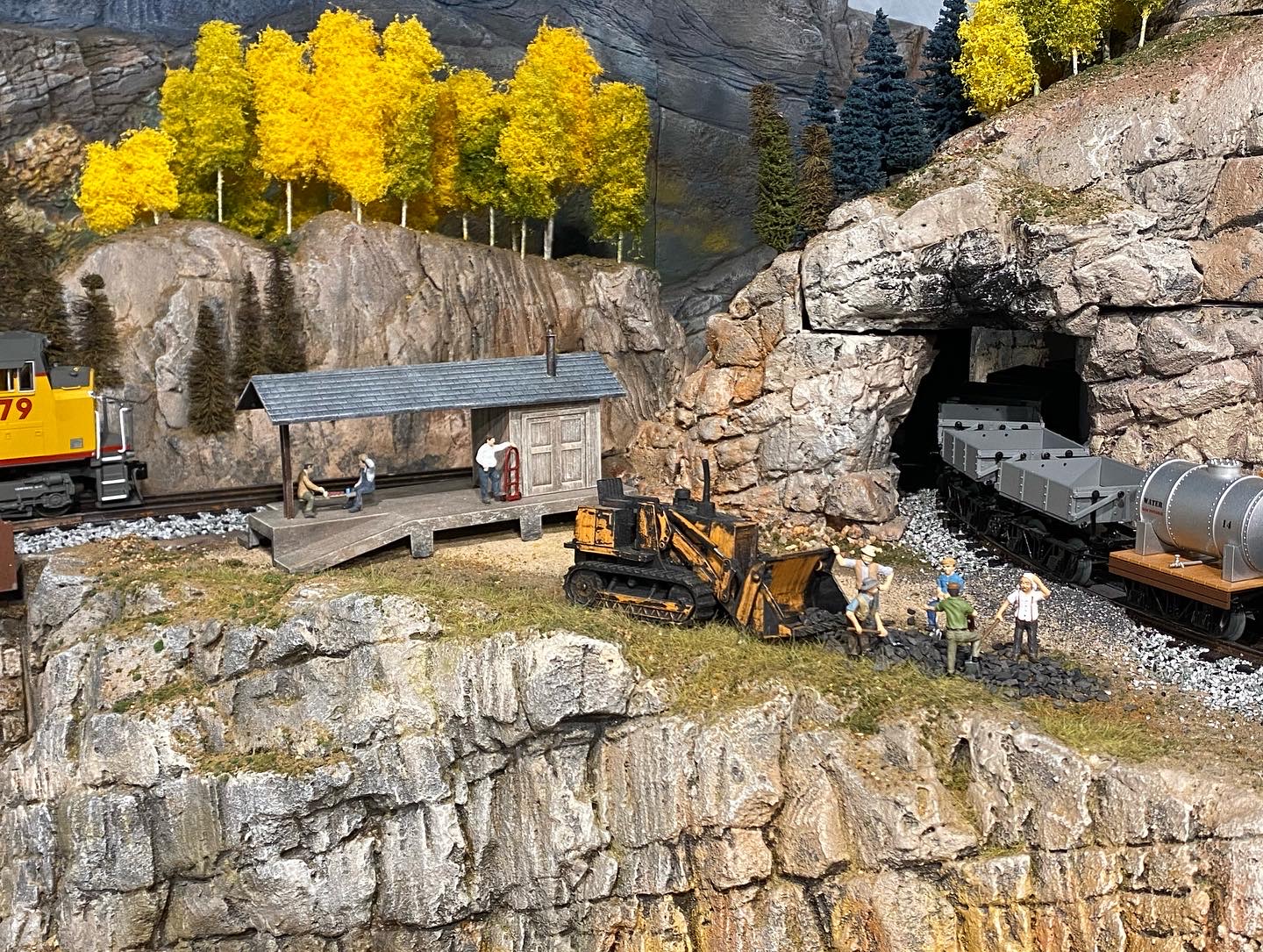 Finished TW TrainWorx Custom Layouts – TrainDame Blog Station