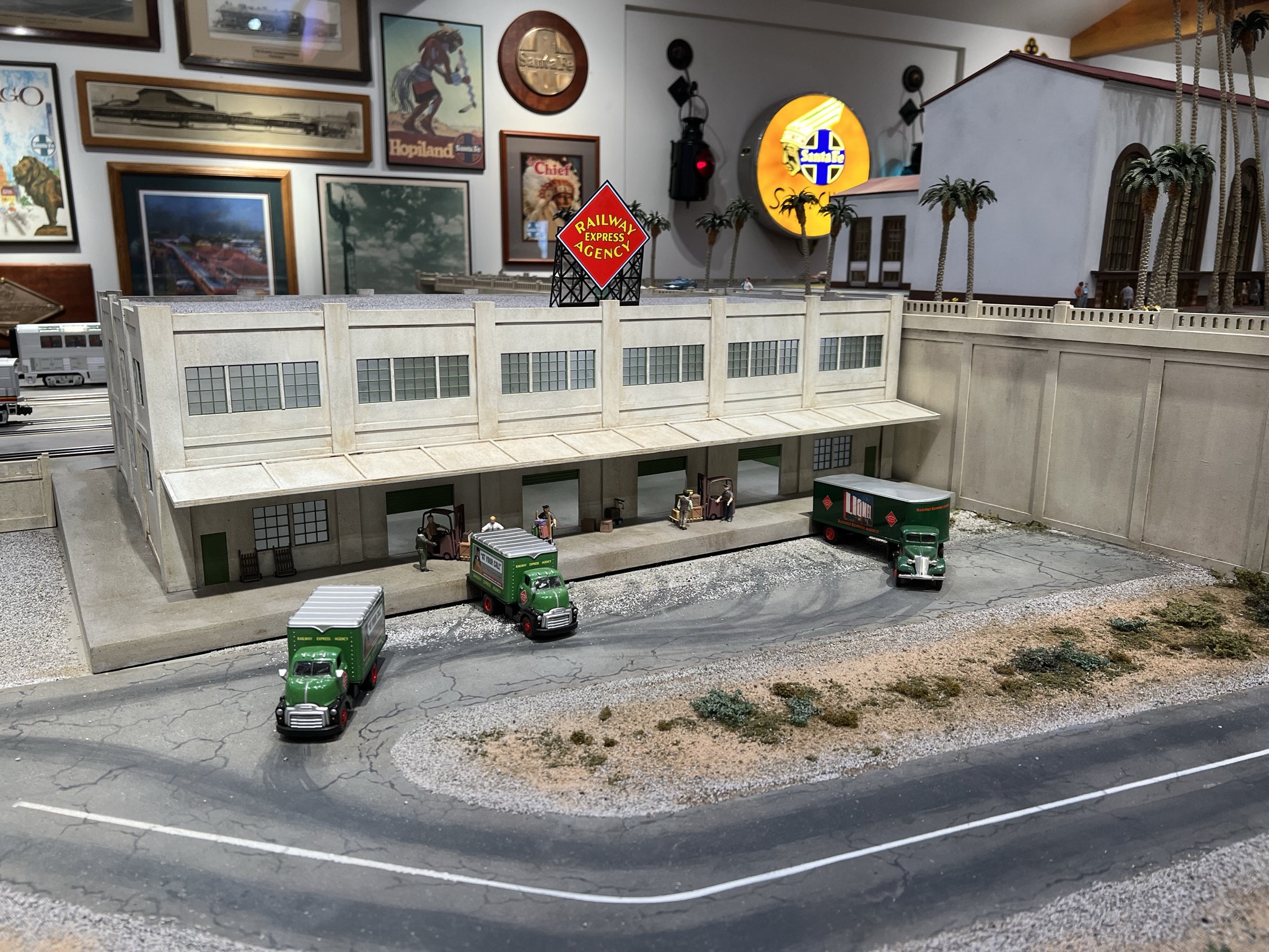 Finished TW TrainWorx Custom Layouts – TrainDame Blog Station