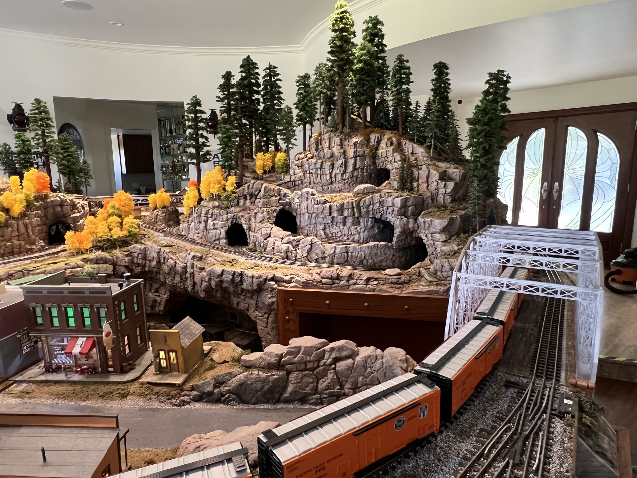 Finished TW TrainWorx Custom Layouts – TrainDame Blog Station