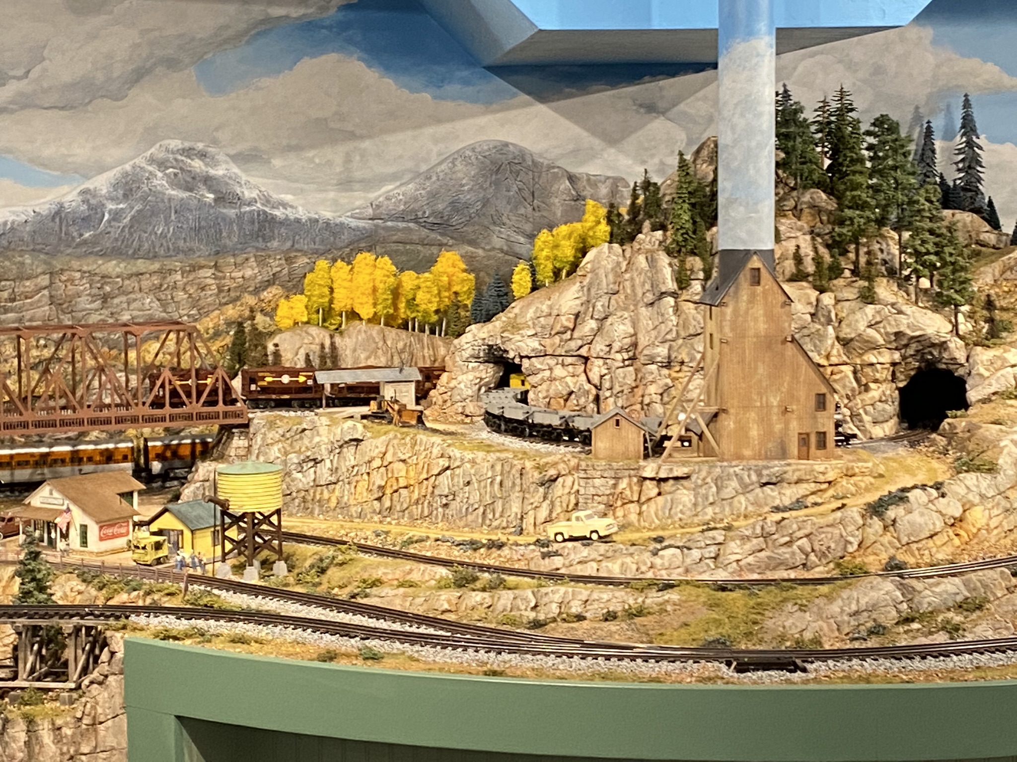 Finished TW TrainWorx Custom Layouts – TrainDame Blog Station