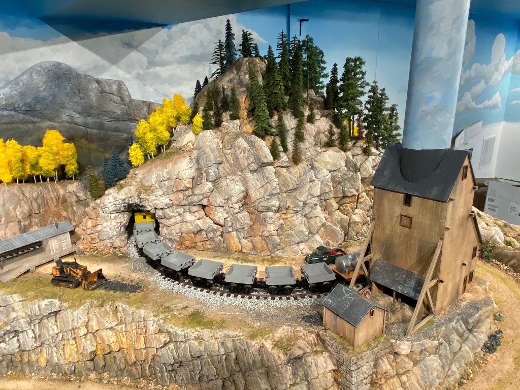 Finished TW TrainWorx Custom Layouts – TrainDame Blog Station