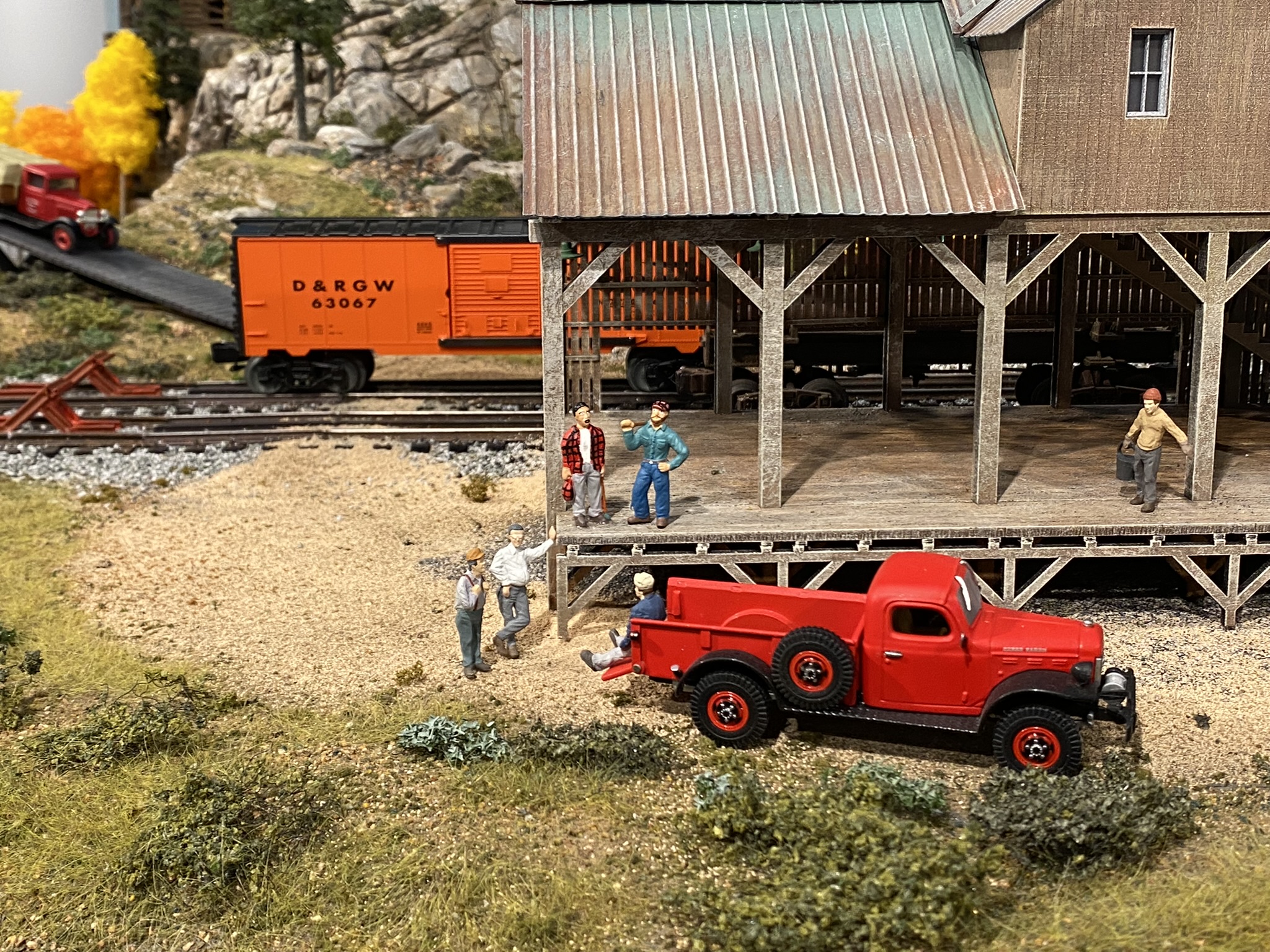 Finished TW TrainWorx Custom Layouts – TrainDame Blog Station